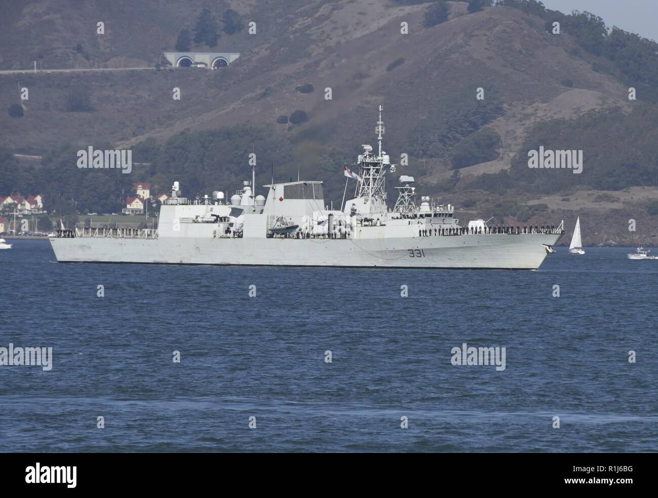 SAN FRANCISCO (Oct. 5, 2018) The Royal Canadian Navy Halifax-class ...