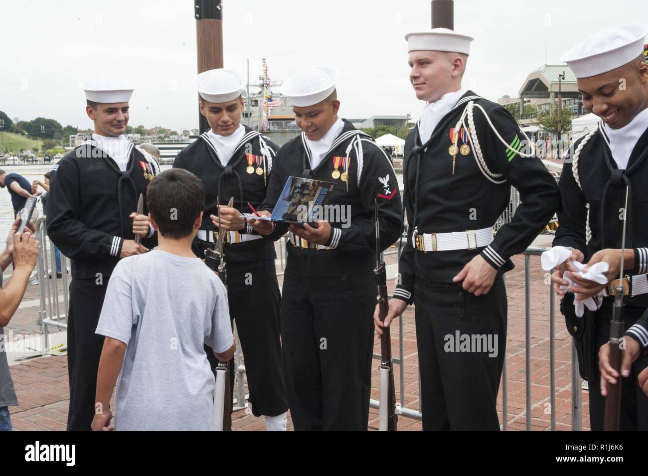 Navy ceremonial guard drill team hi-res stock photography and images - Alamy