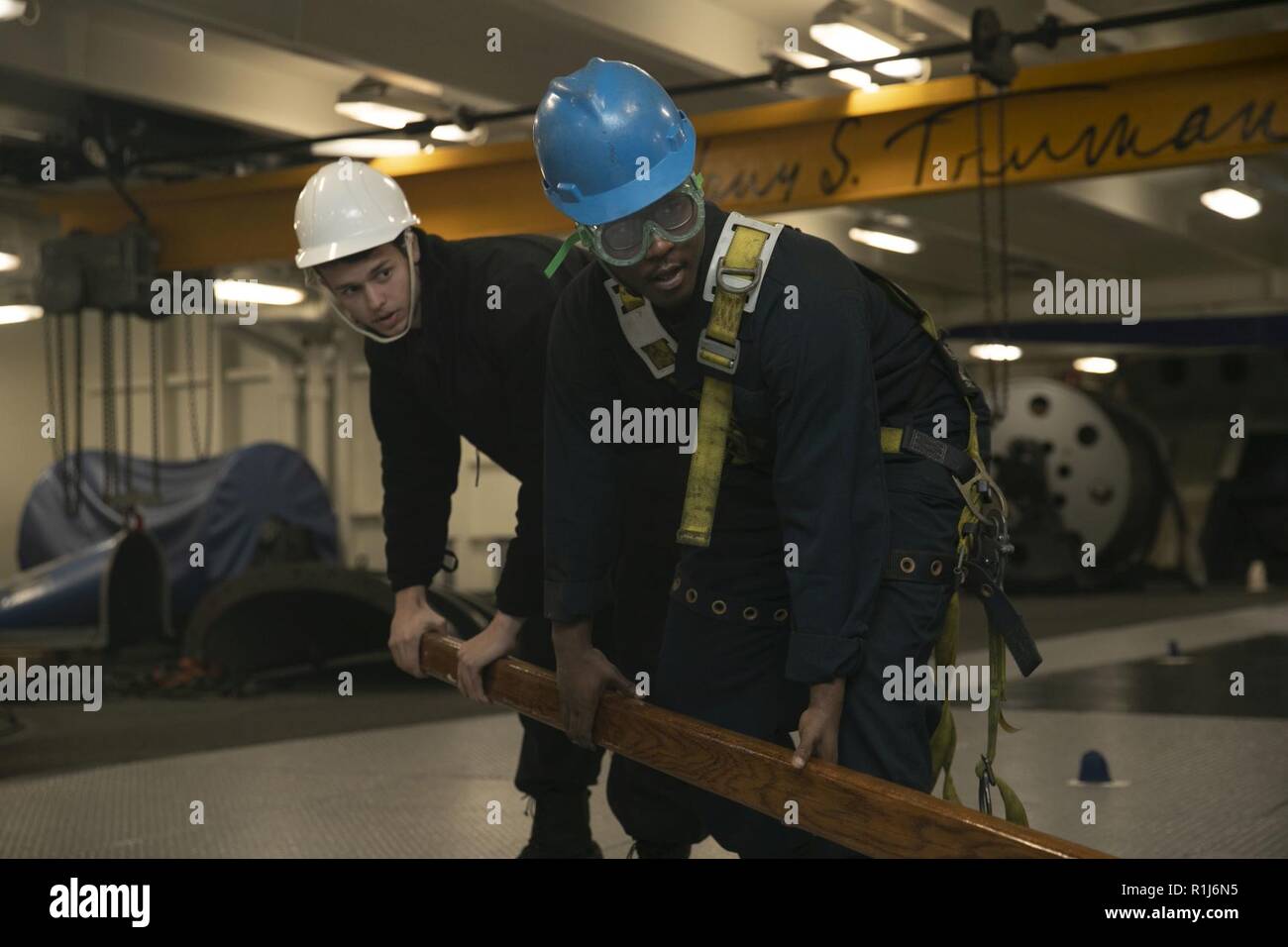 Focsle deck hi-res stock photography and images - Alamy