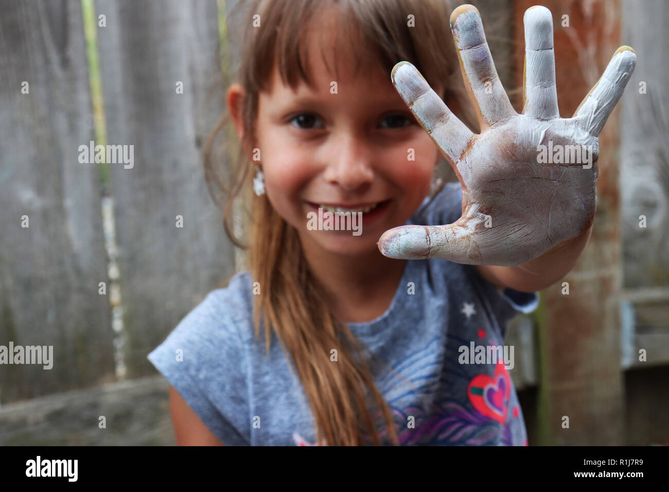 Child being creative hi-res stock photography and images - Alamy