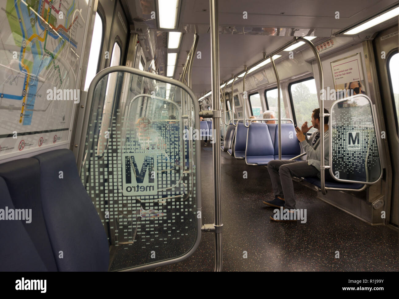 Washington dc metrorail subway hi-res stock photography and images - Alamy