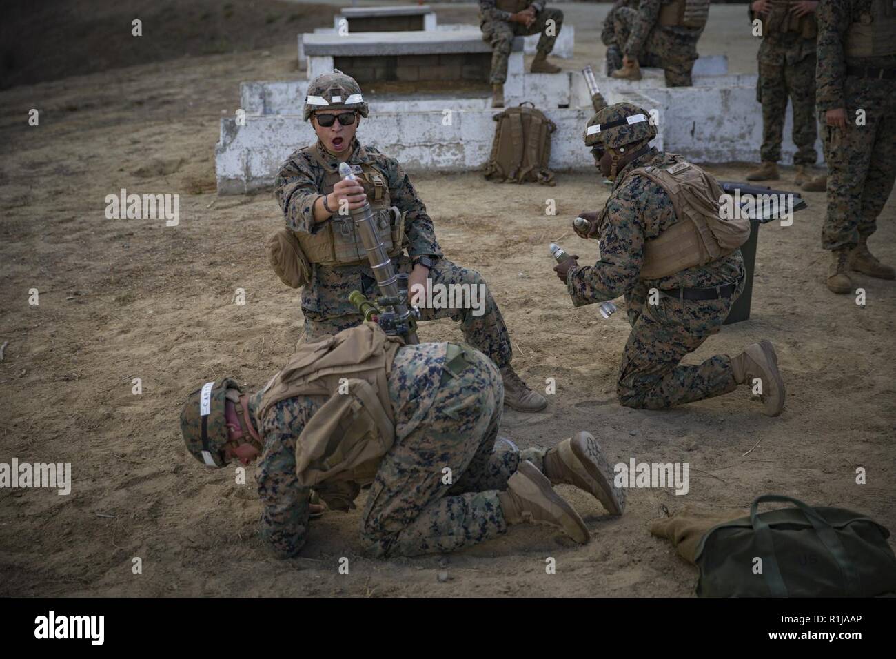 81mm mortar platoon hi-res stock photography and images - Alamy