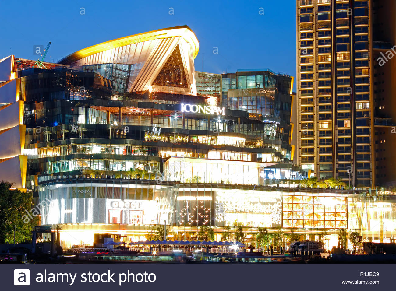 Iconsiam Stock Photos & Iconsiam Stock Images - Alamy