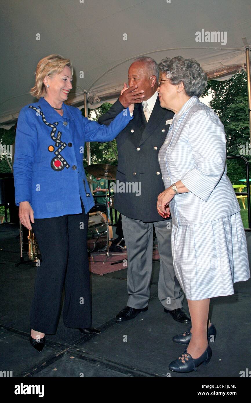 Joyce dinkins hi-res stock photography and images - Alamy