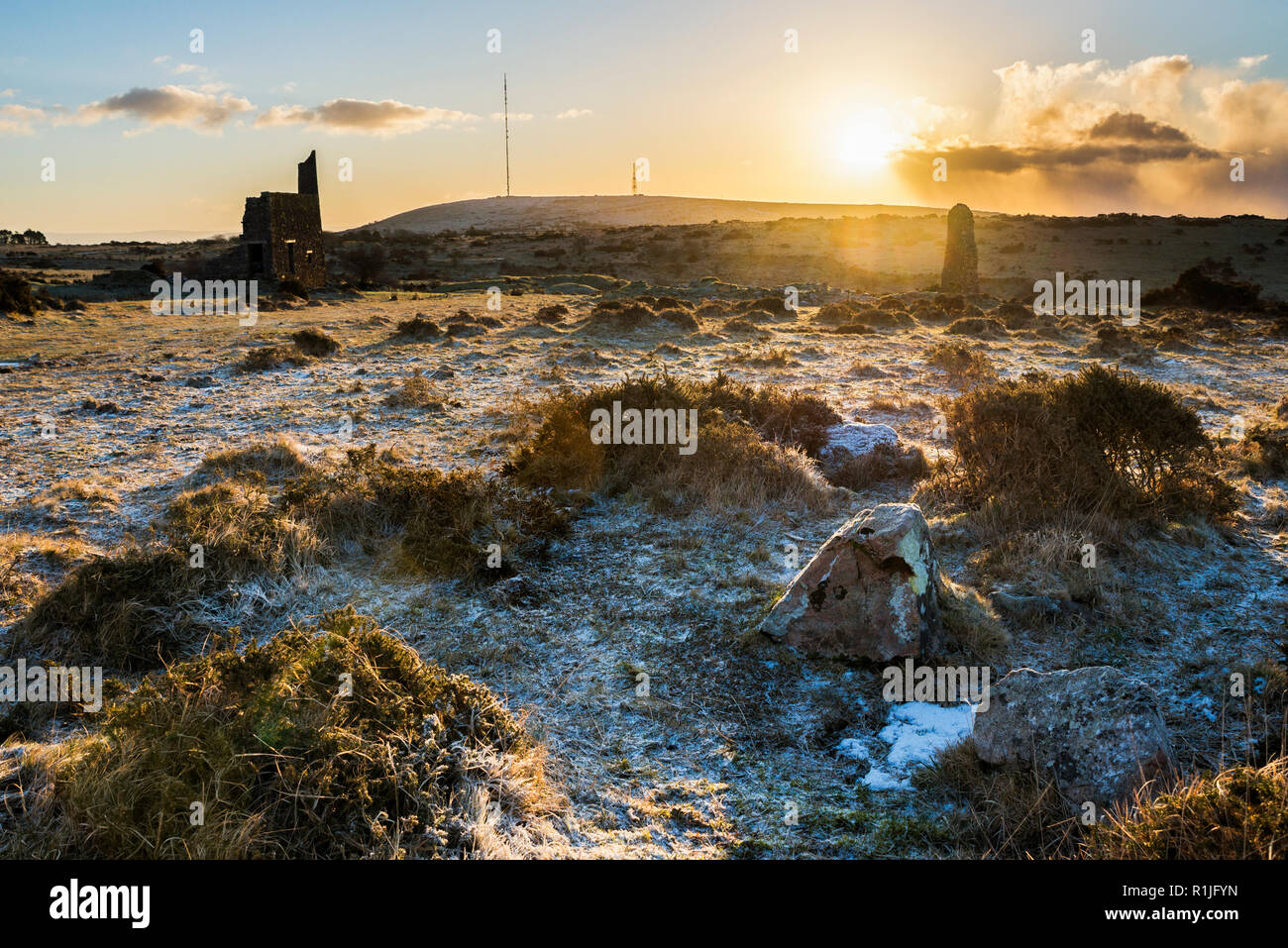 Sunrise in the frost with Caradon mast in view, Minions, Cornwall, UK ...