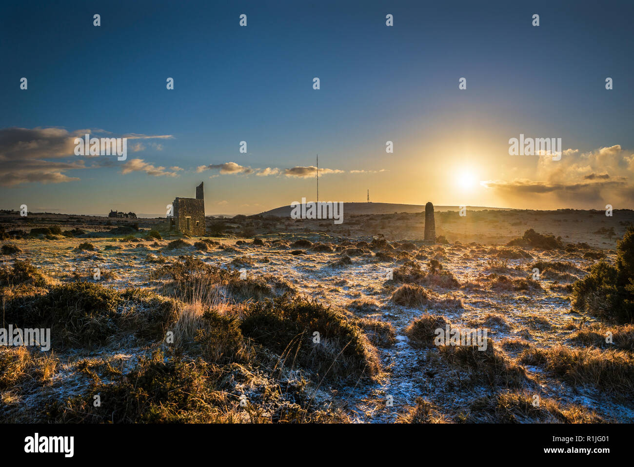 Sunrise in the frost with Caradon mast in view, Minions, Cornwall, UK ...