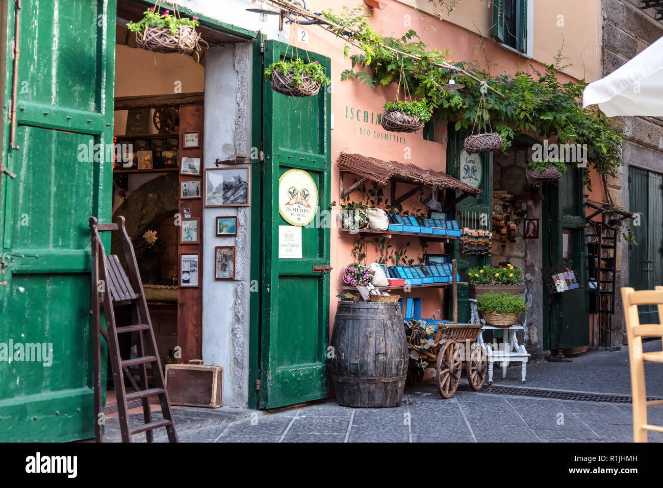 Traditional grocery store hi-res stock photography and images - Alamy