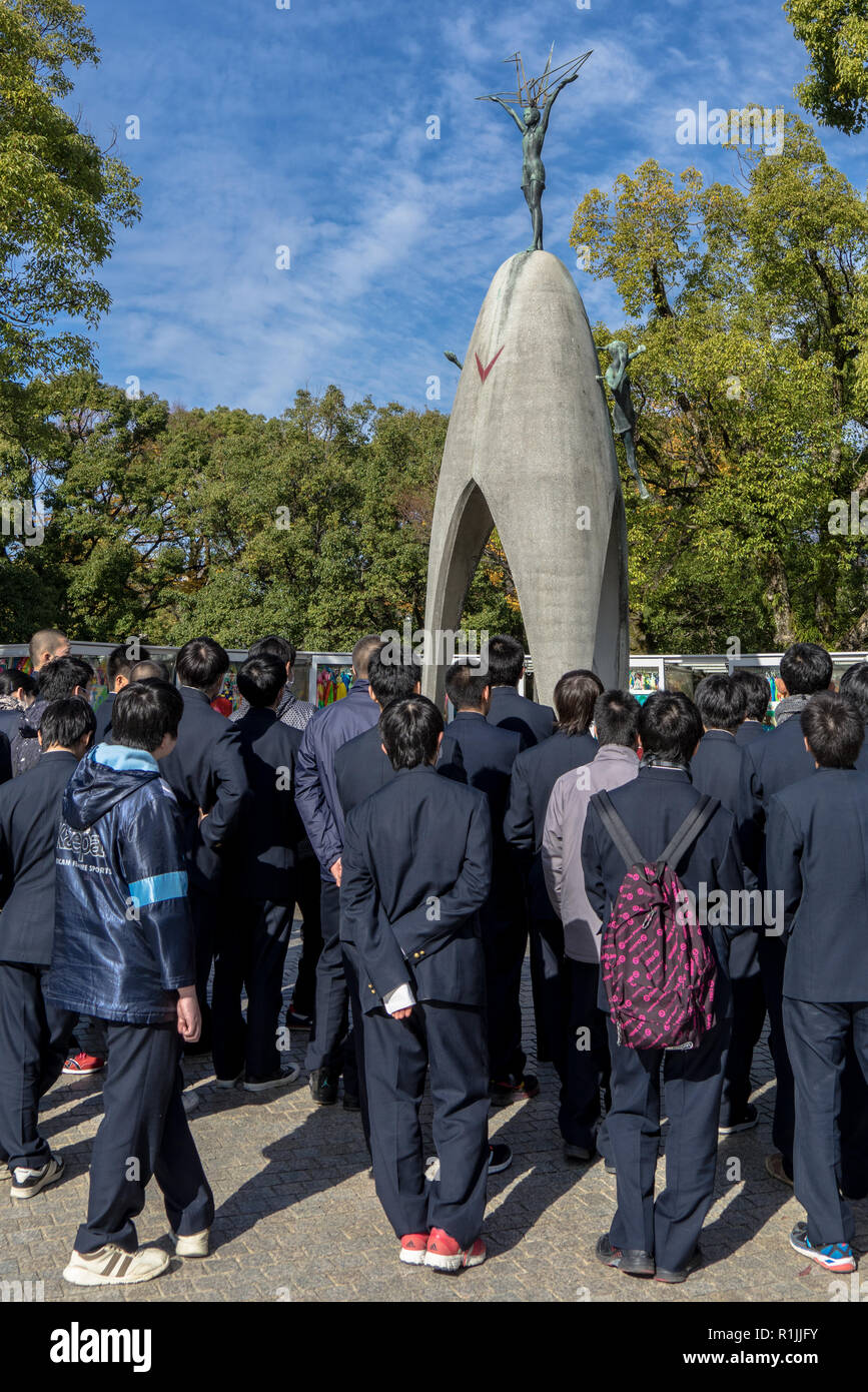 Japanese students war hi-res stock photography and images - Alamy