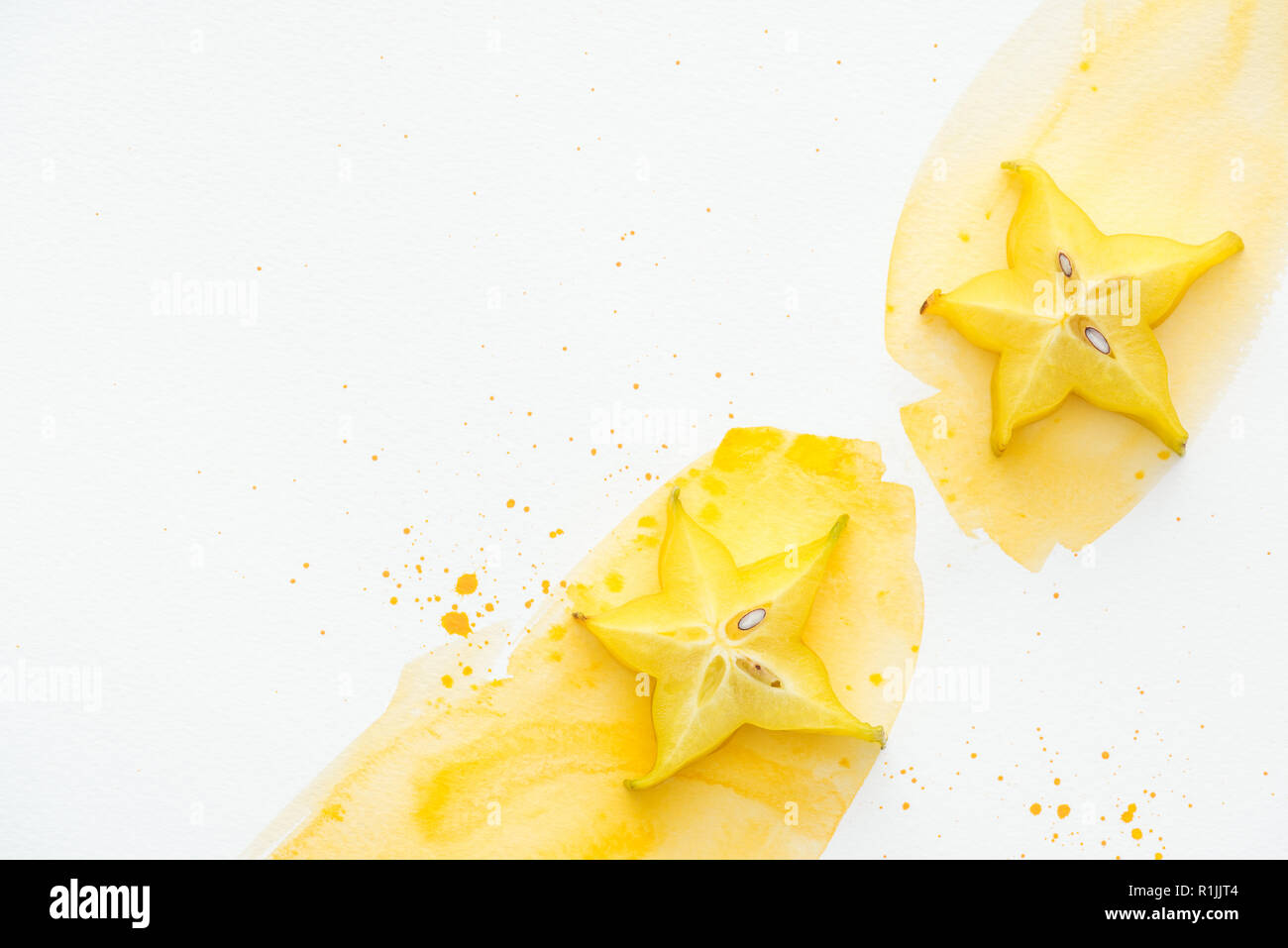 Yellow star fruits hi-res stock photography and images - Alamy