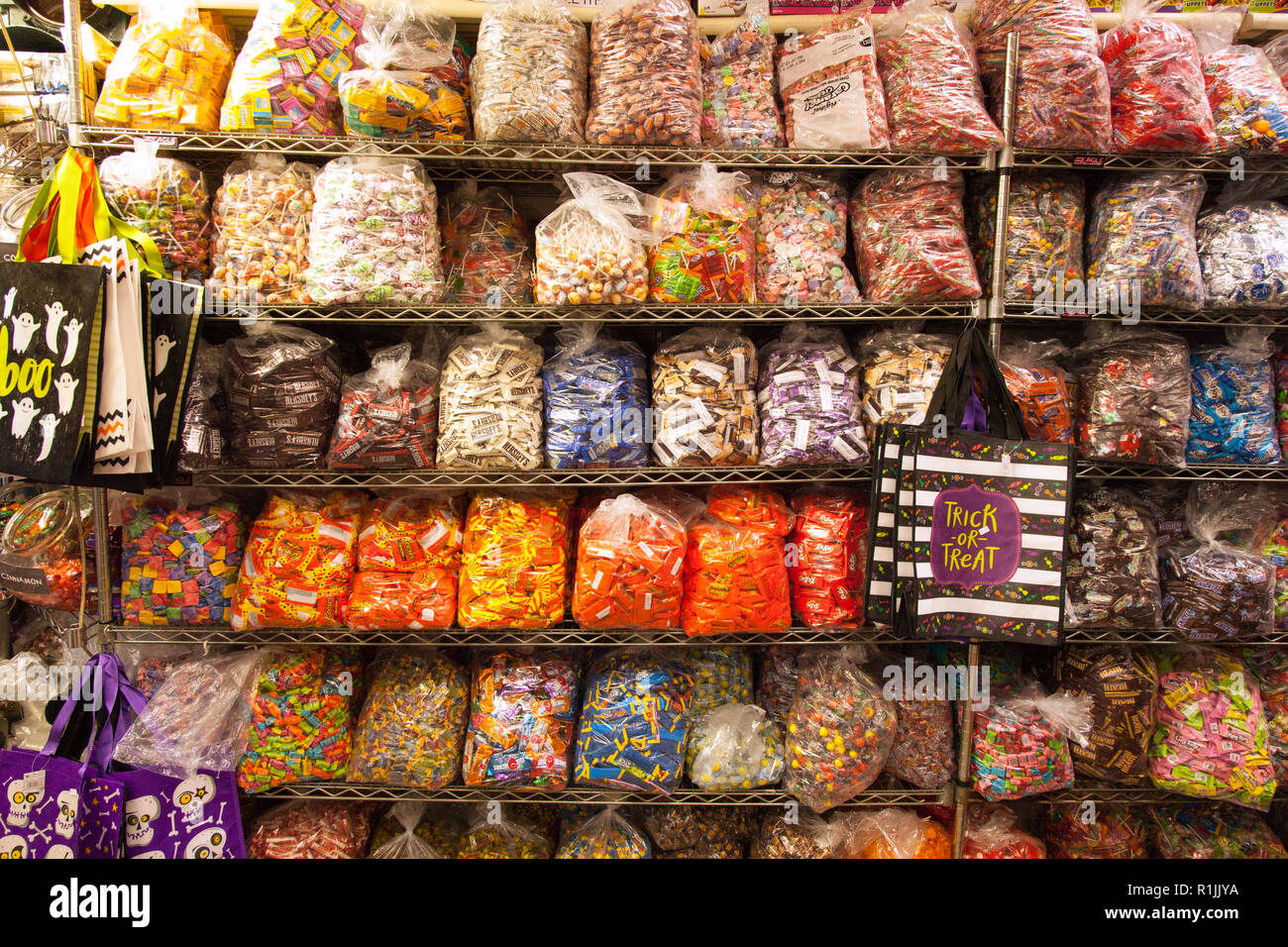 Old Fashioned Sweet Shop Interior High Resolution Stock Photography and ...