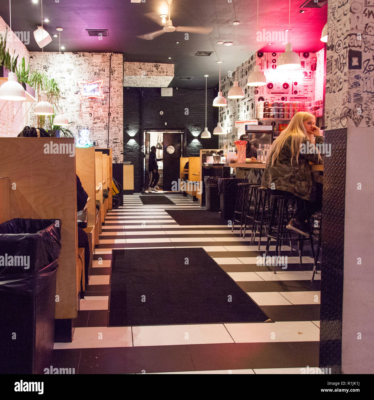 Black tap burgers hi-res stock photography and images - Alamy