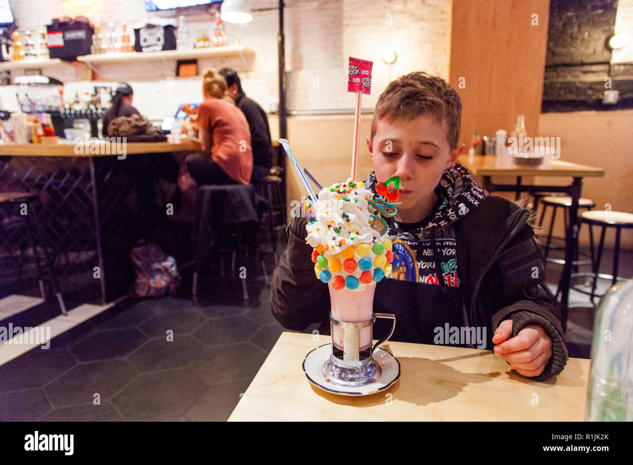 Black tap les hi-res stock photography and images - Alamy