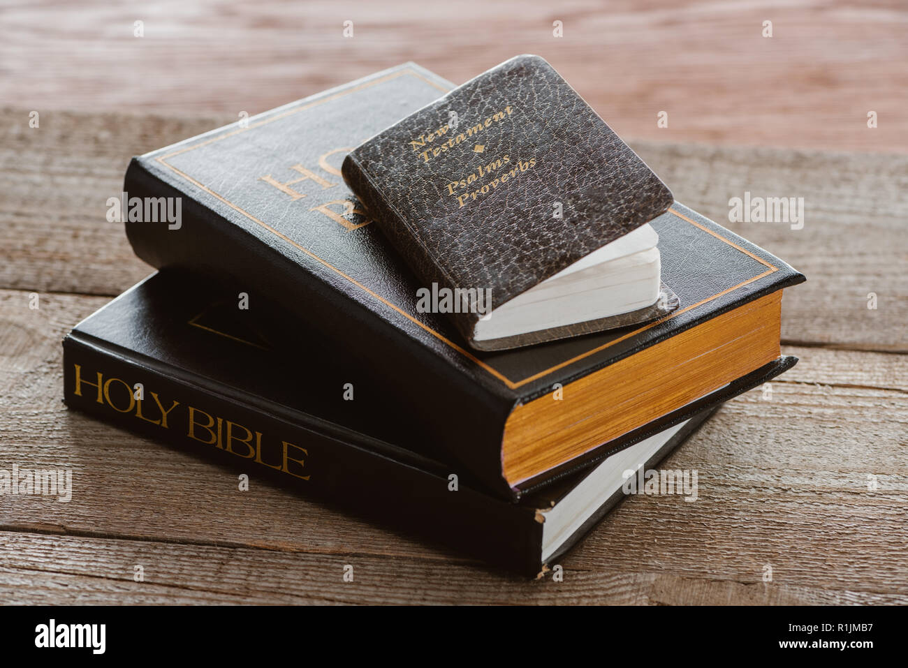 Bibles stacked hi-res stock photography and images - Alamy
