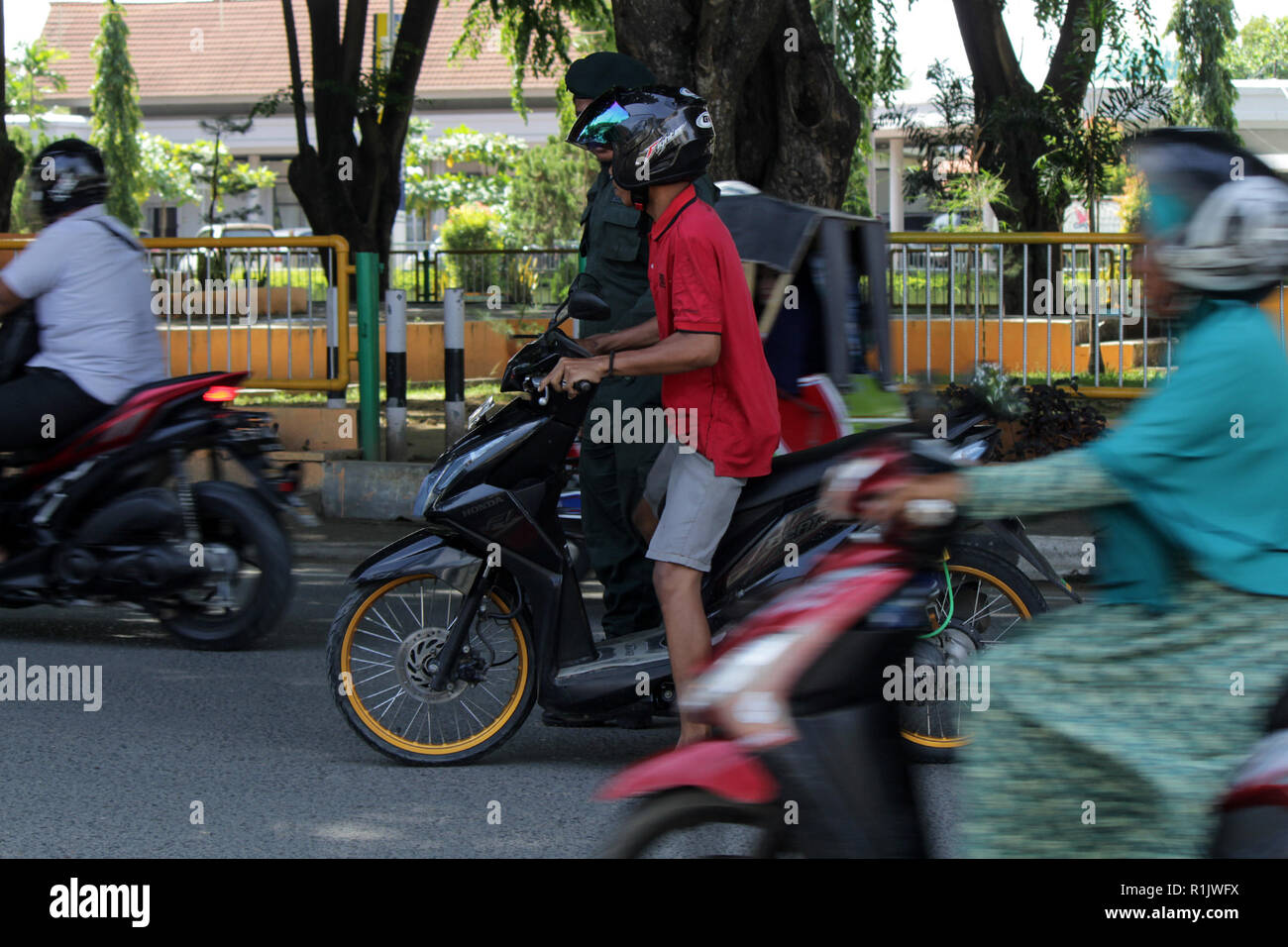 Police officer shorts hi-res stock photography and images - Alamy