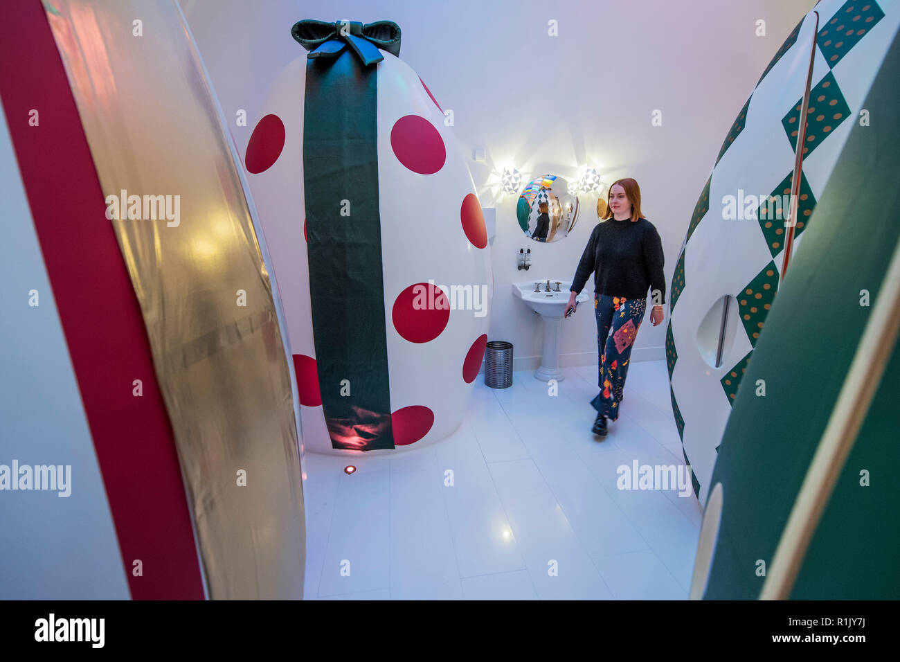 Sketch bar toilet hi-res stock photography and images - Alamy