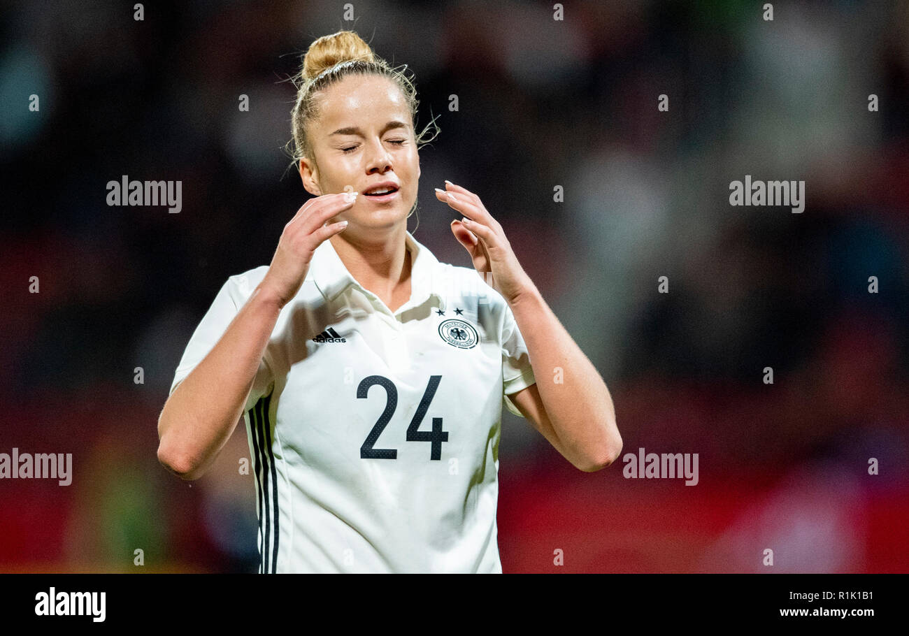 Erfurt, Germany. 13th Nov, 2018. Football, women: International match ...