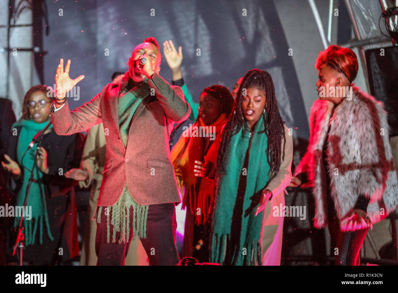 Fake singers hi-res stock photography and images - Alamy