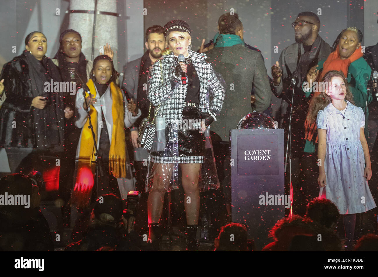 Fake spectators hi-res stock photography and images - Alamy