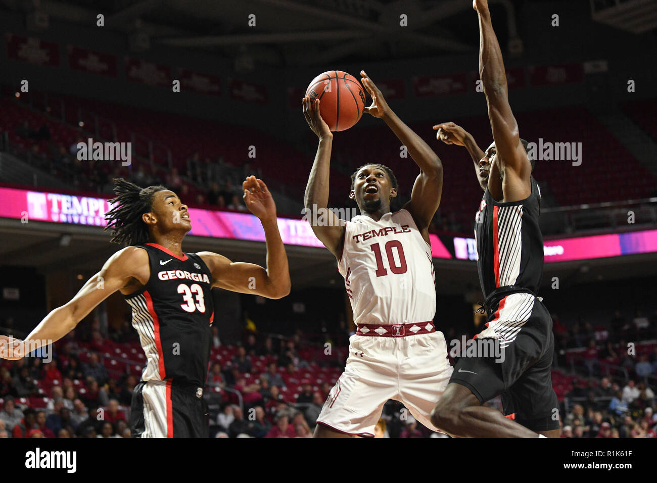 Philadelphia, Pennsylvania, USA. 13th Nov, 2018. Temple Owls guard ...