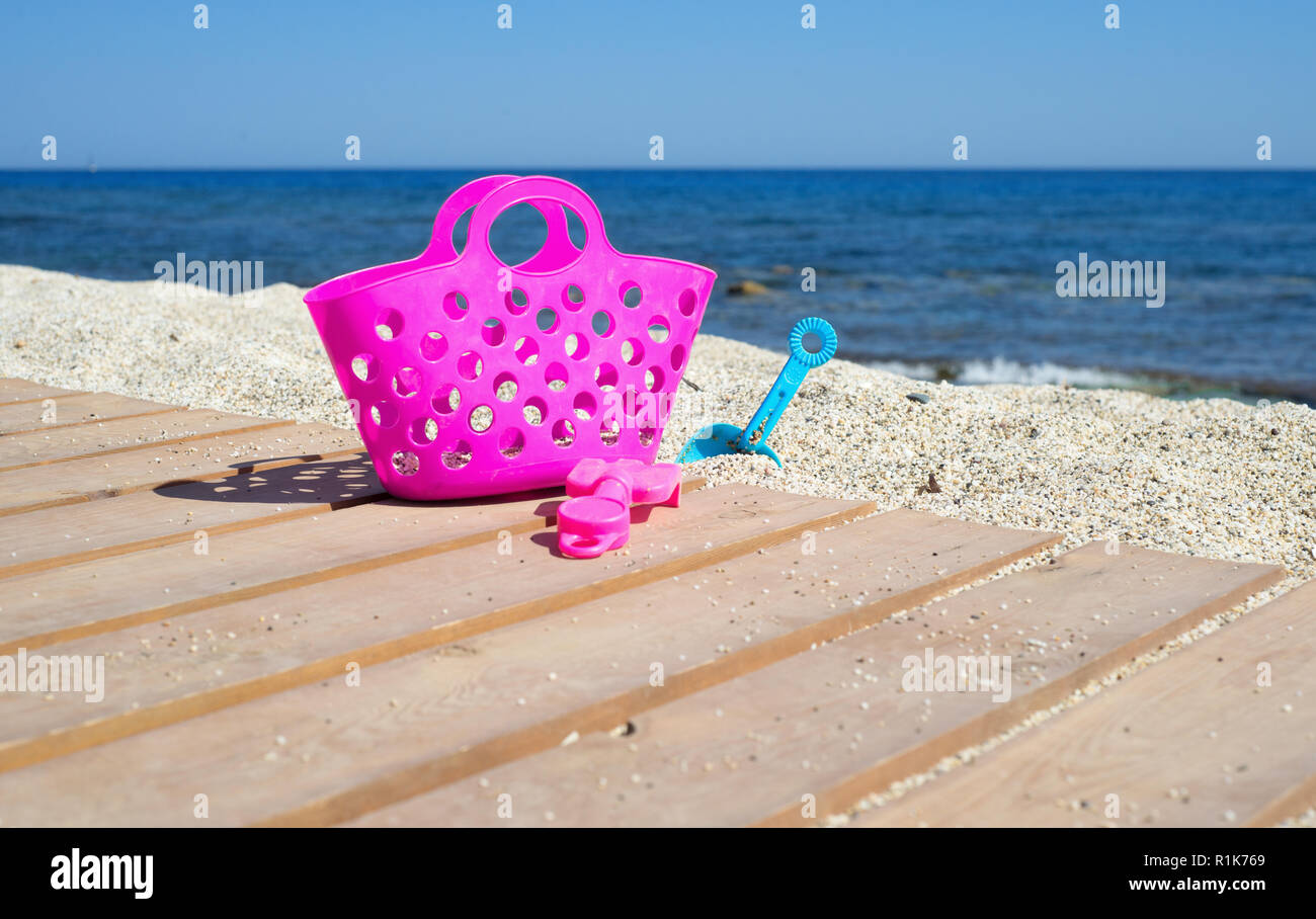 Plastic bag beach hi-res stock photography and images - Alamy