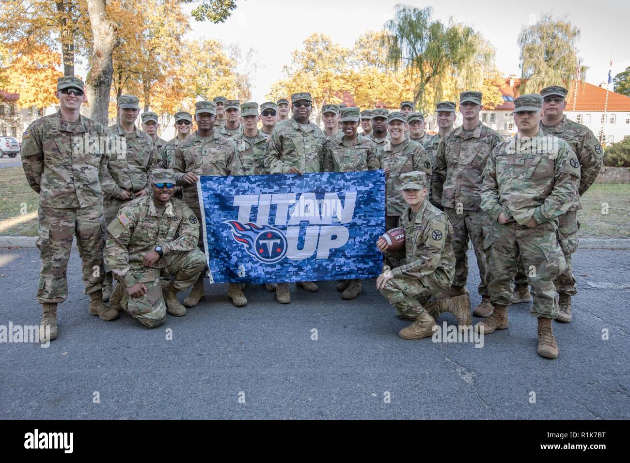 Battle of the titans hi-res stock photography and images - Alamy