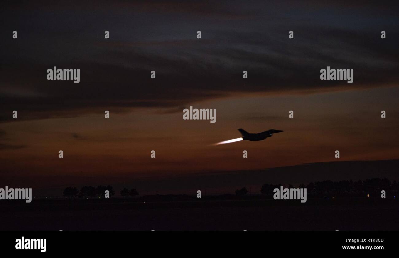 An F-16 Fighting Falcon from the 80th Fighter Squadron “Juvats” takes ...