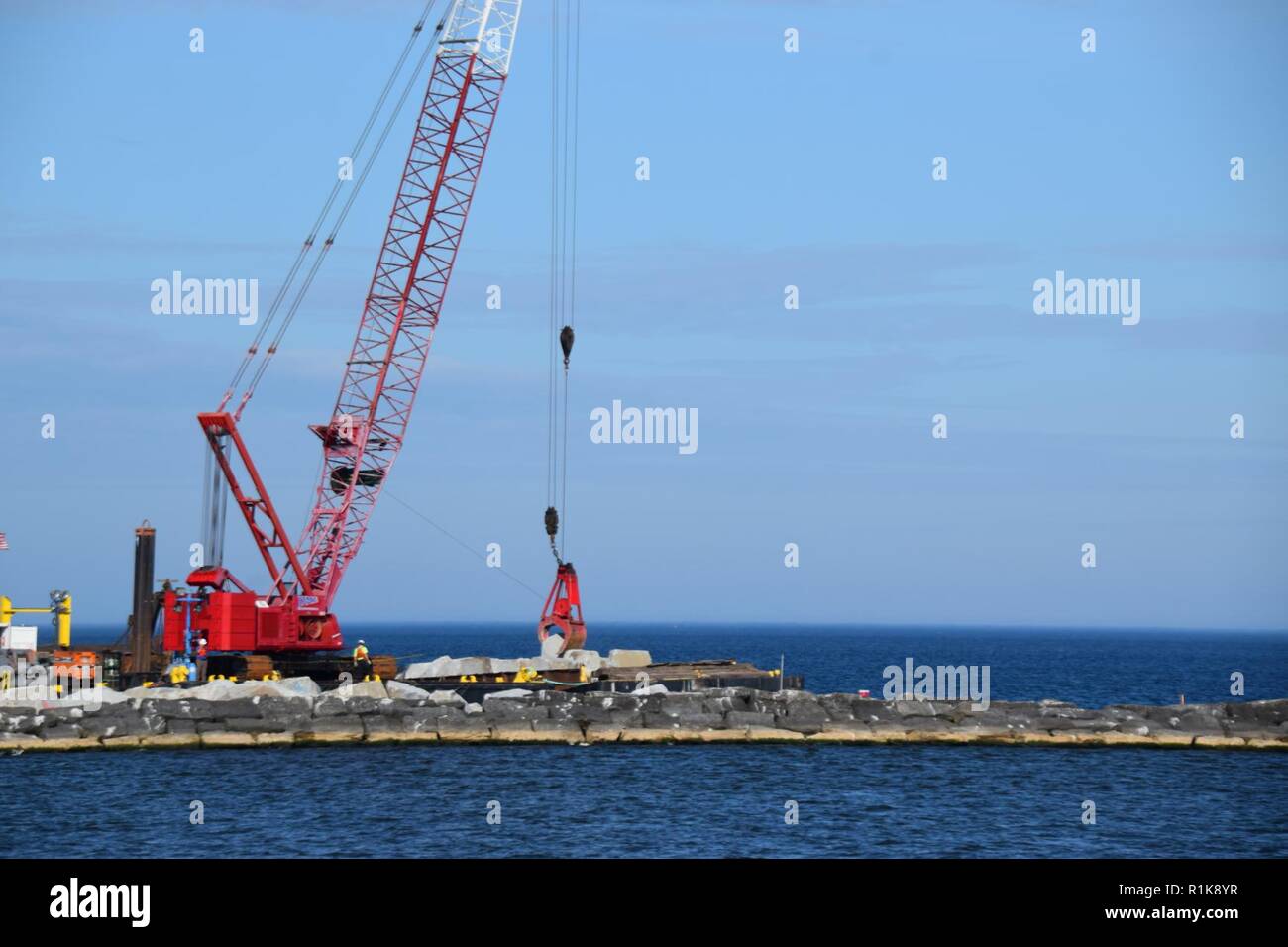 Breakwater armor hi-res stock photography and images - Alamy