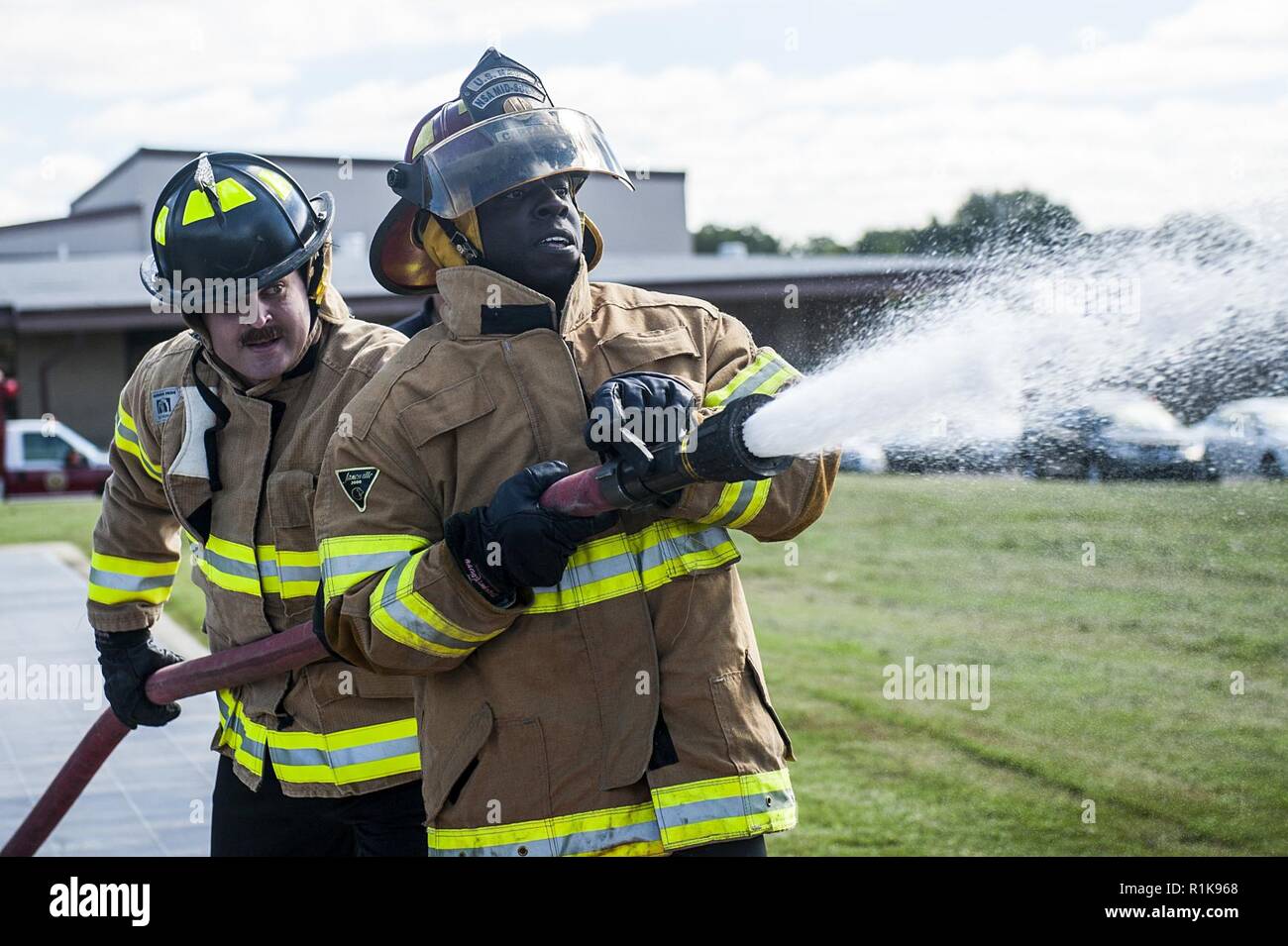 8 MILLINGTON, Tenn. (Oct 11, 2018) Sailors and Civilians assigned to ...