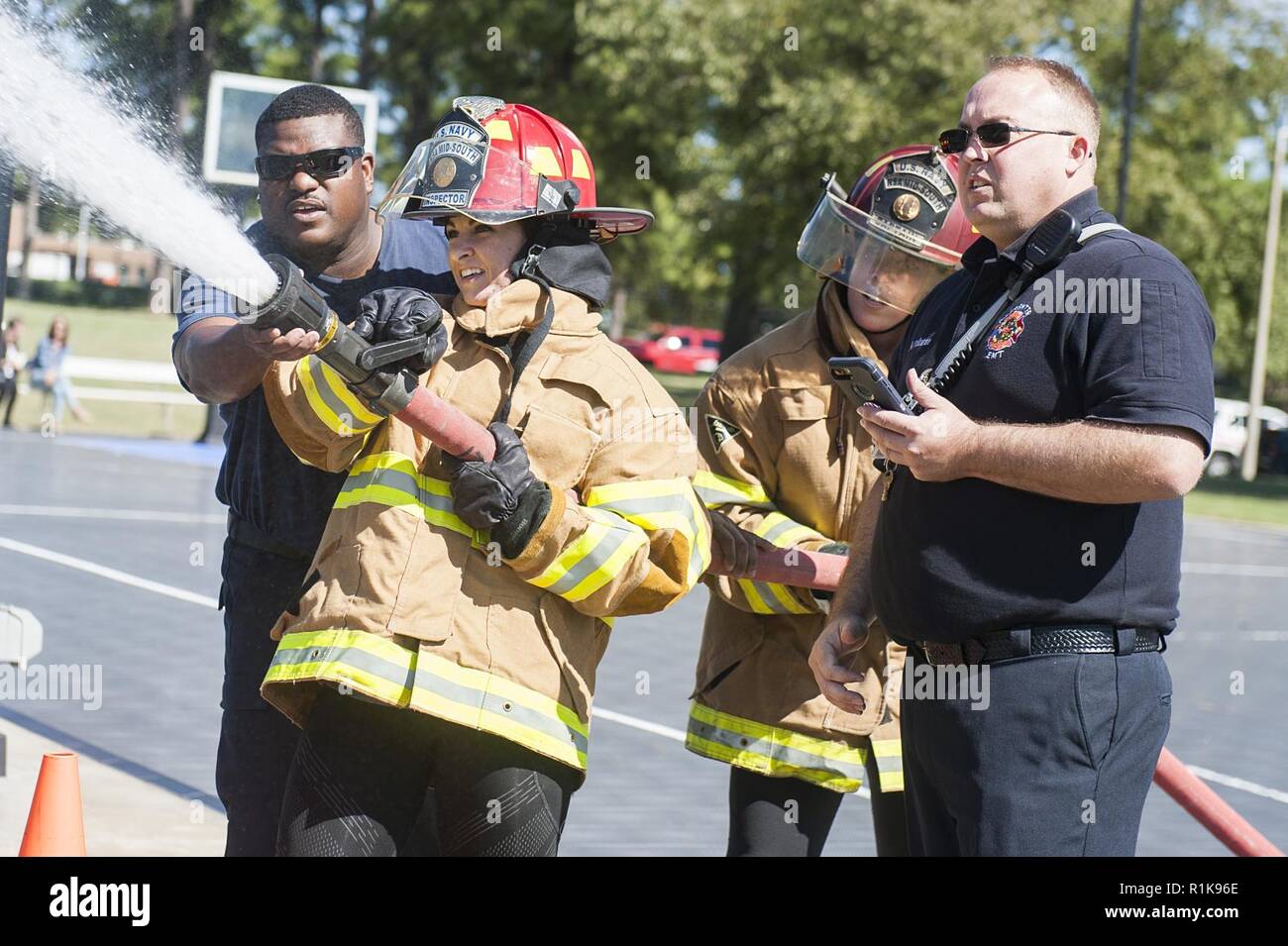 9 MILLINGTON, Tenn. (Oct 11, 2018) Sailors and Civilians assigned to ...