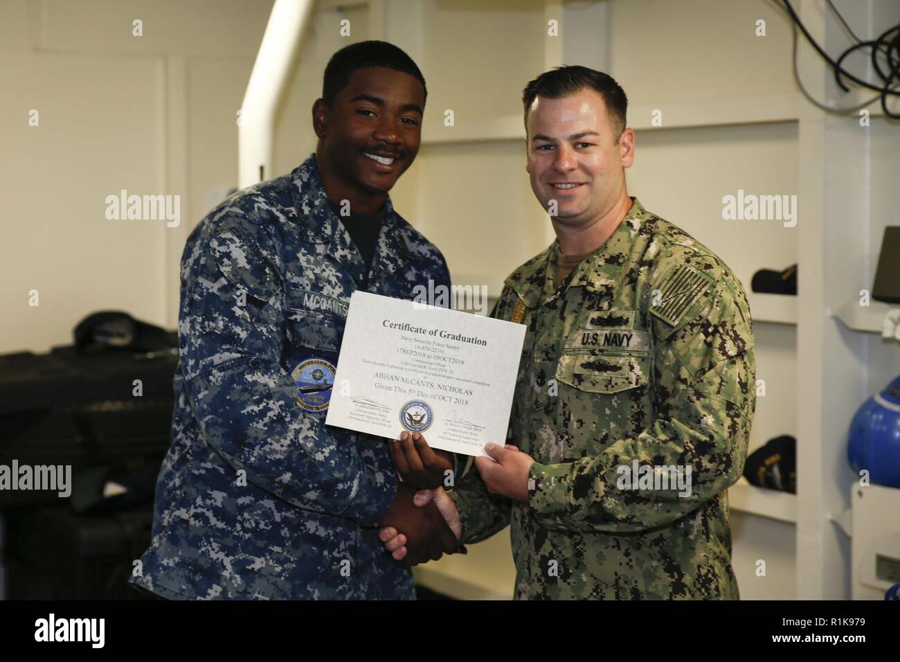 NEWPORT NEWS, Va. (Oct. 5, 2018) Aviation Boatswain's Mate (Handling ...