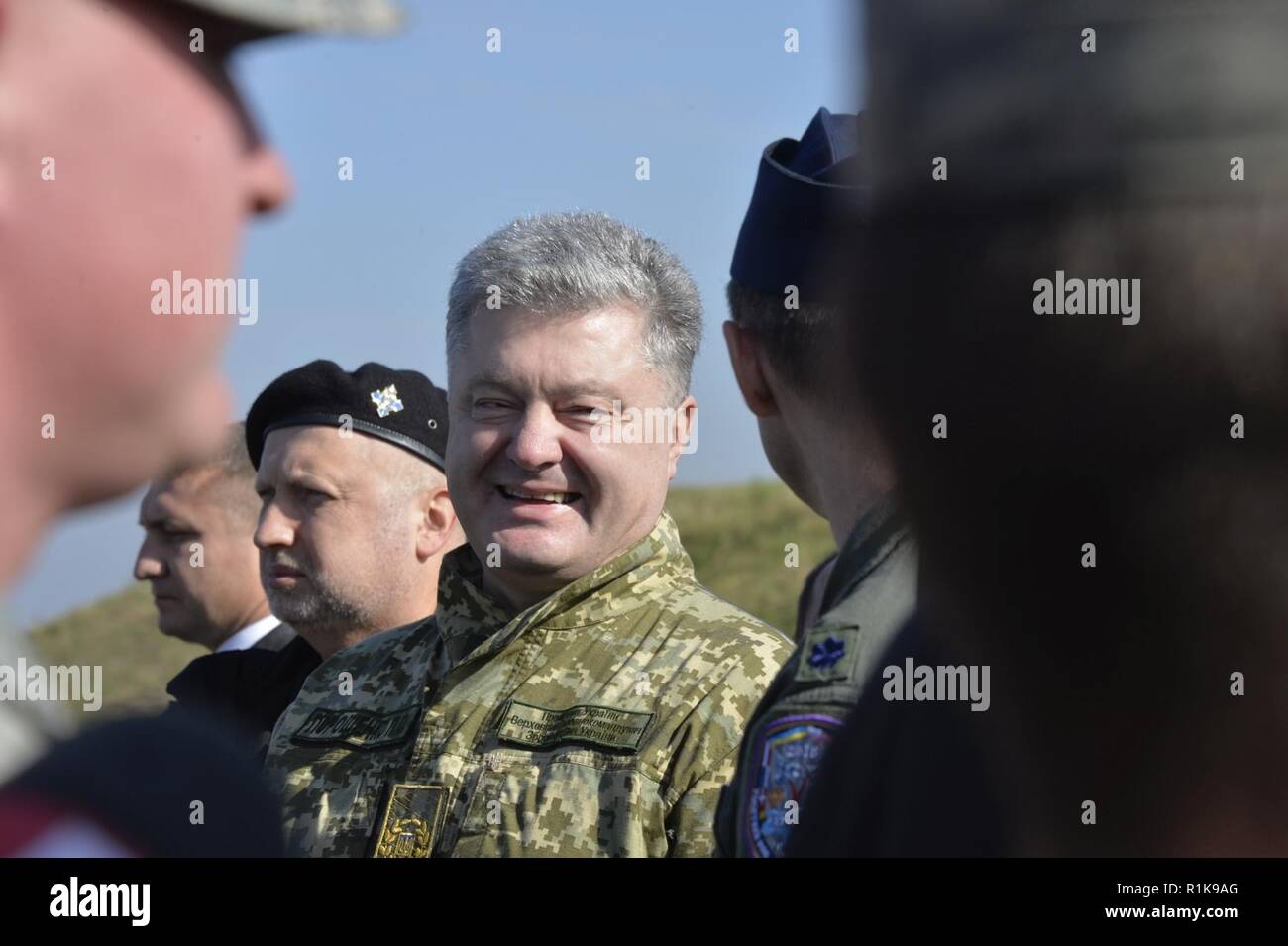 Ukrainian president Petro Poroshenko and U.S. Air Force Lt. Col. Christopher Ridlon, 194th ...
