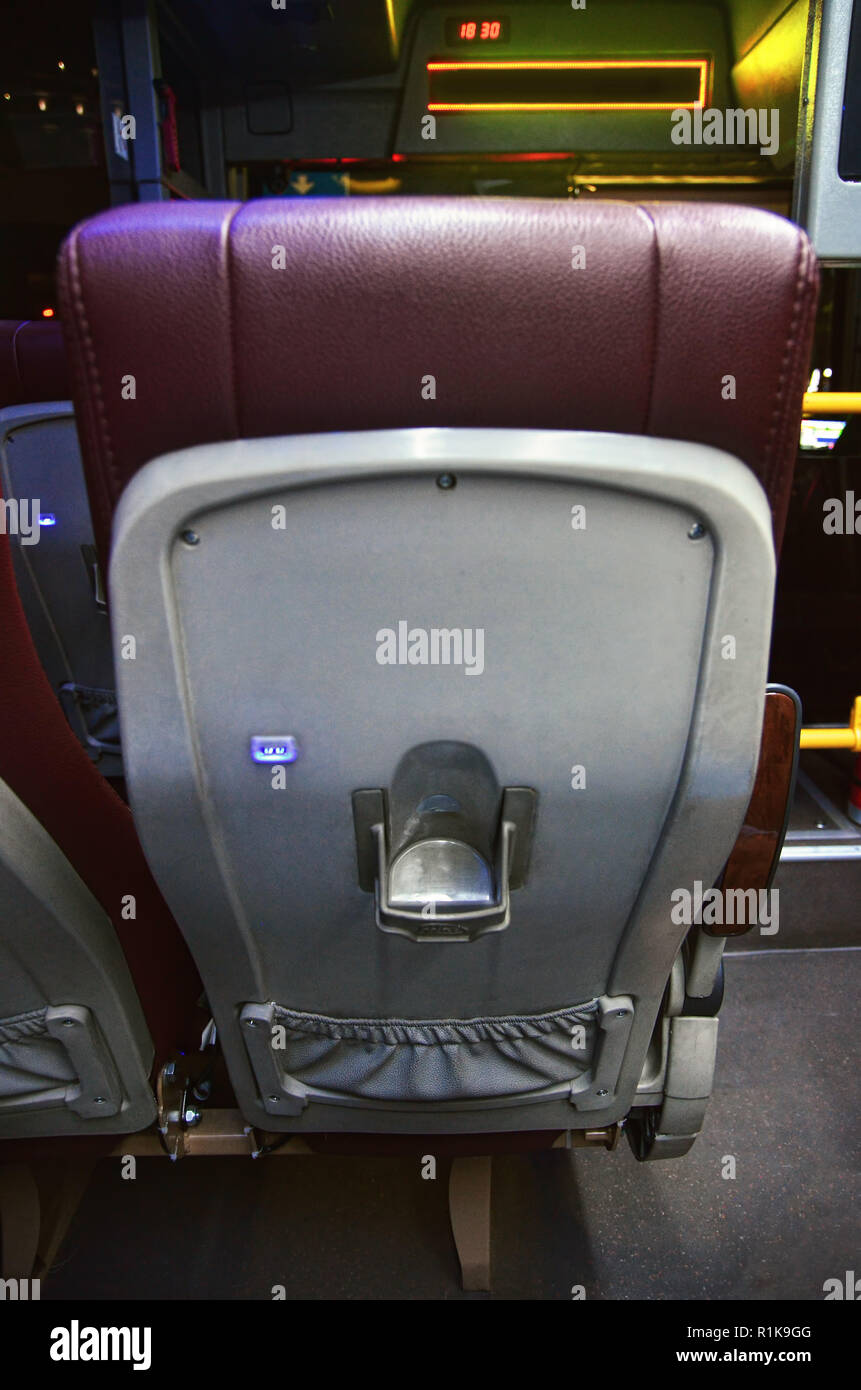 Bus back view hi-res stock photography and images - Alamy