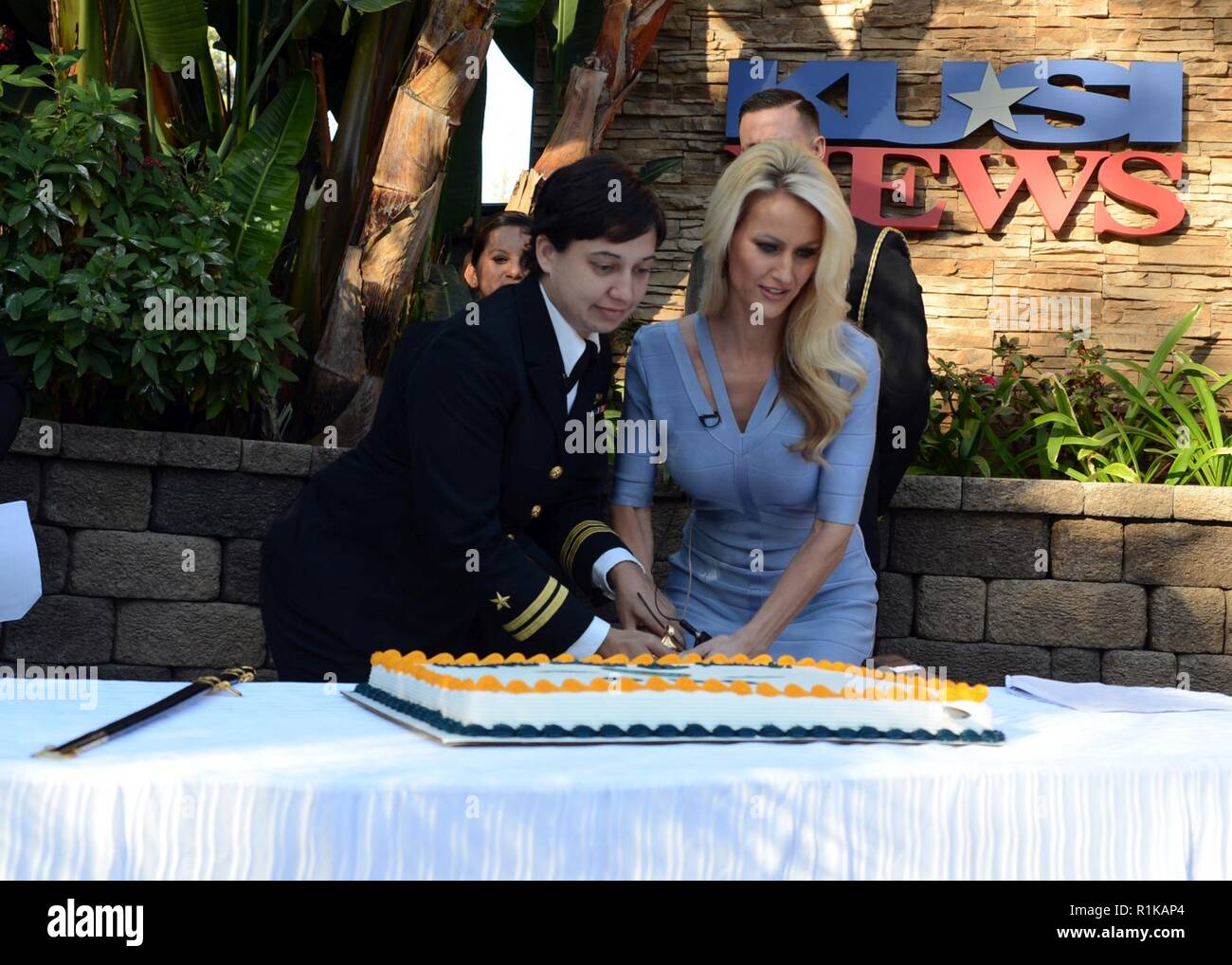 Lt. Kendra Cypher, left, an Amphibious Warfare Tactics Instructor (WTI ...