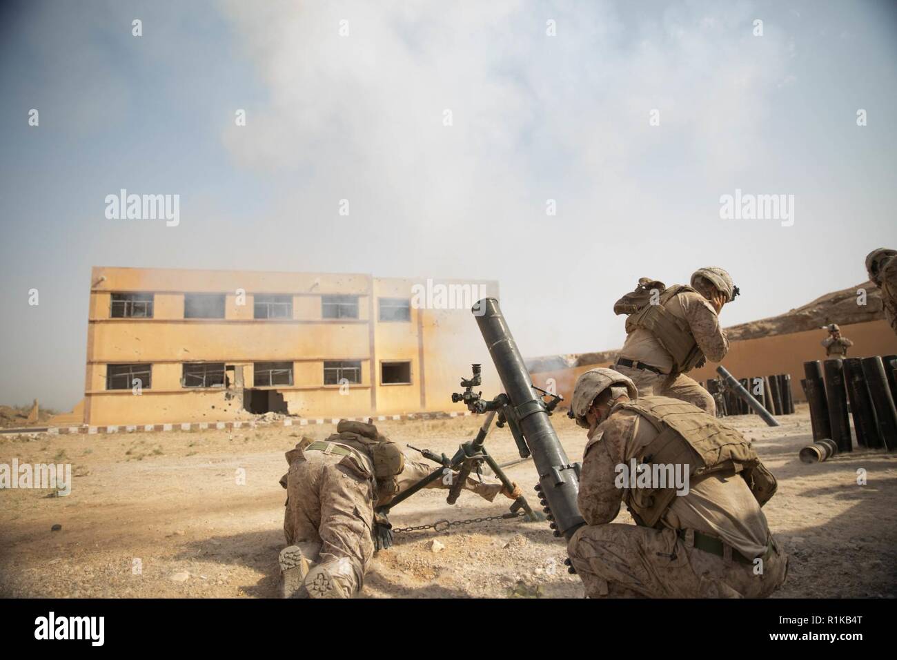 Fire an m120 mortar hi-res stock photography and images - Alamy