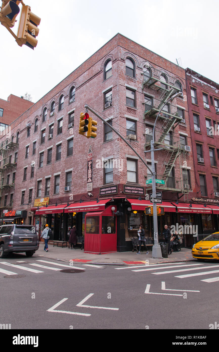 Lombardi's pizzeria a Landmark NoLita restaurant serving coal-fired ...