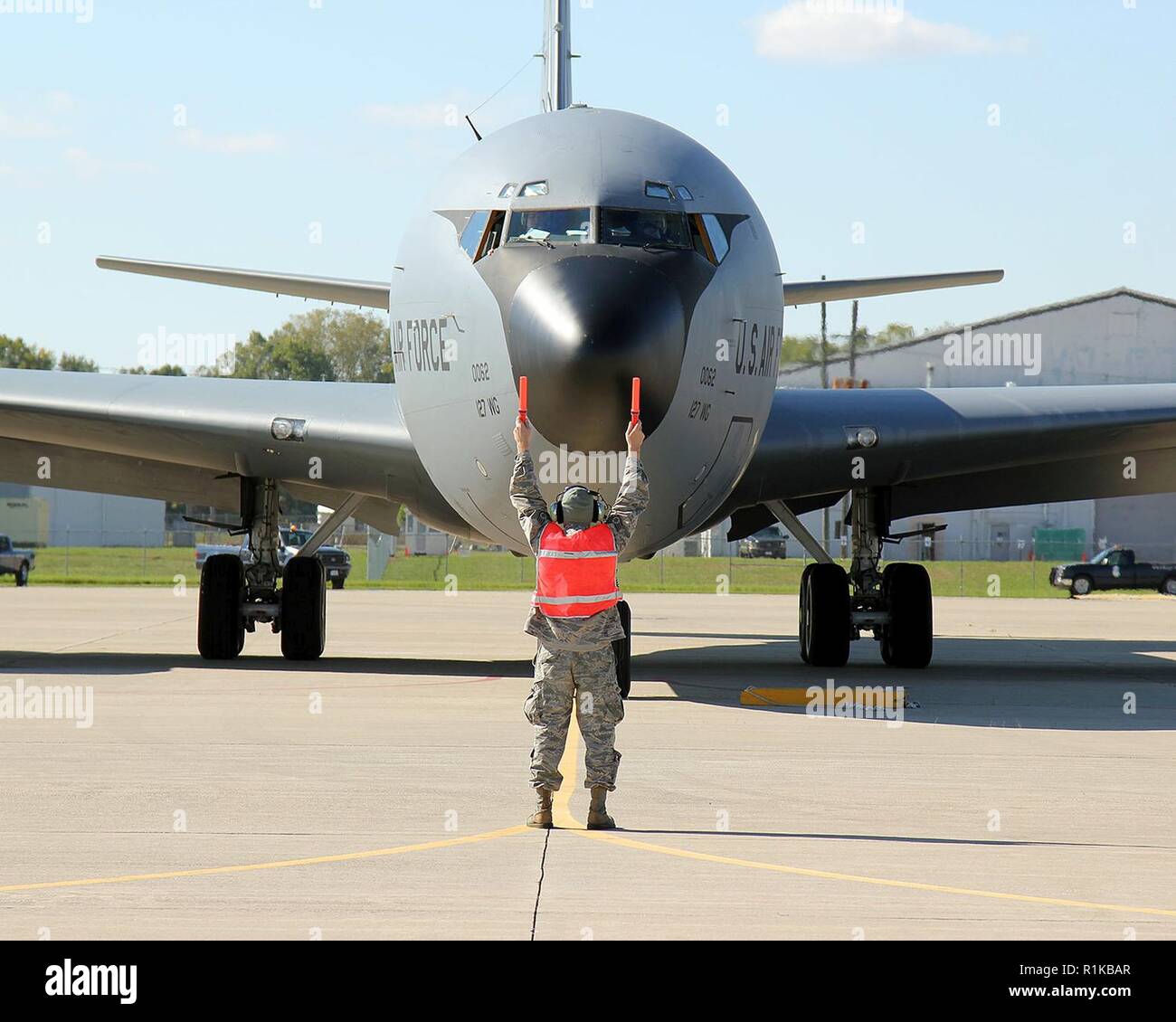 191st aircraft maintenance squadron crew chief from selfridge mich hi ...
