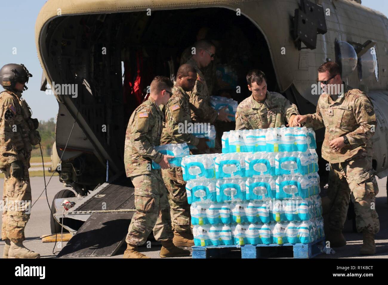 Florida Army National Guard Soldiers, of the 356th Quartermaster Co ...