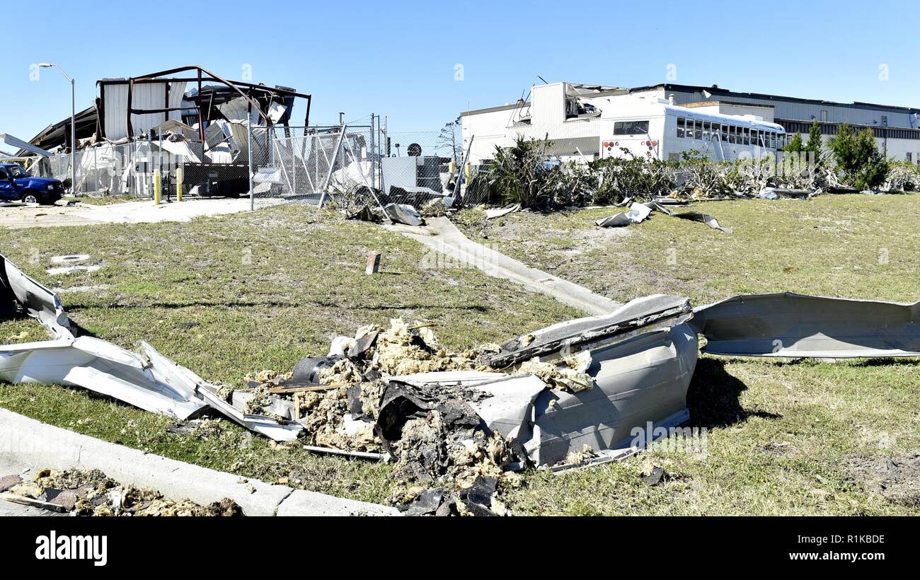 150 mph winds hi-res stock photography and images - Alamy