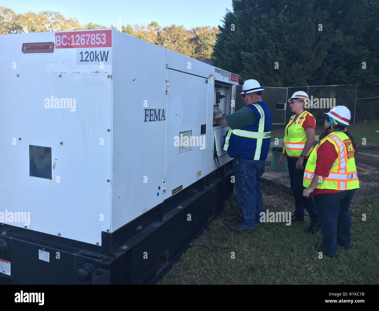 The first emergency generator in USACE’s Emergency Power Mission in ...