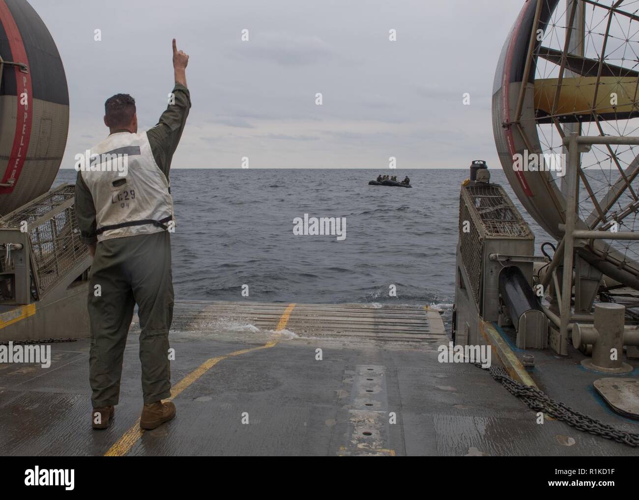 EAST CHINA SEA (Oct. 14, 2018) Boatswain’s Mate 1st Class Benny ...