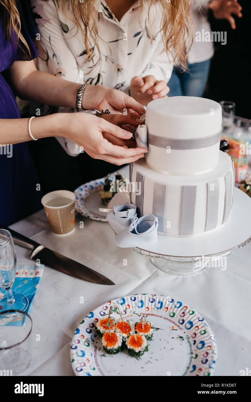 Beautiful handmade wedding cake hi-res stock photography and images - Alamy