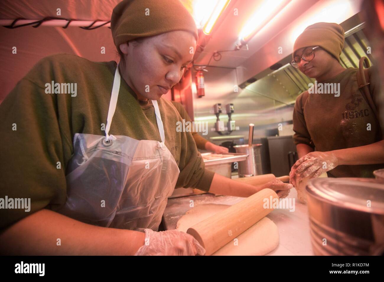 Expeditionary field kitchen hi-res stock photography and images - Alamy