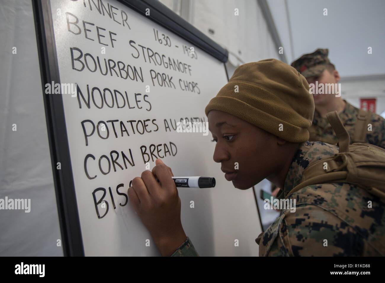 Expeditionary field kitchen hi-res stock photography and images - Alamy