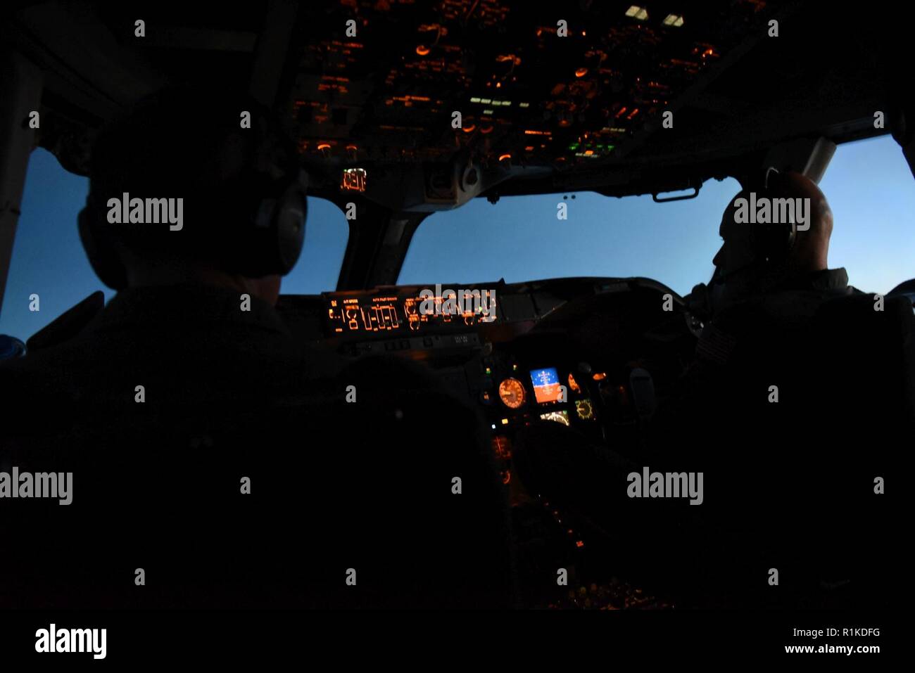 Us defence secretary and plane hi-res stock photography and images - Alamy
