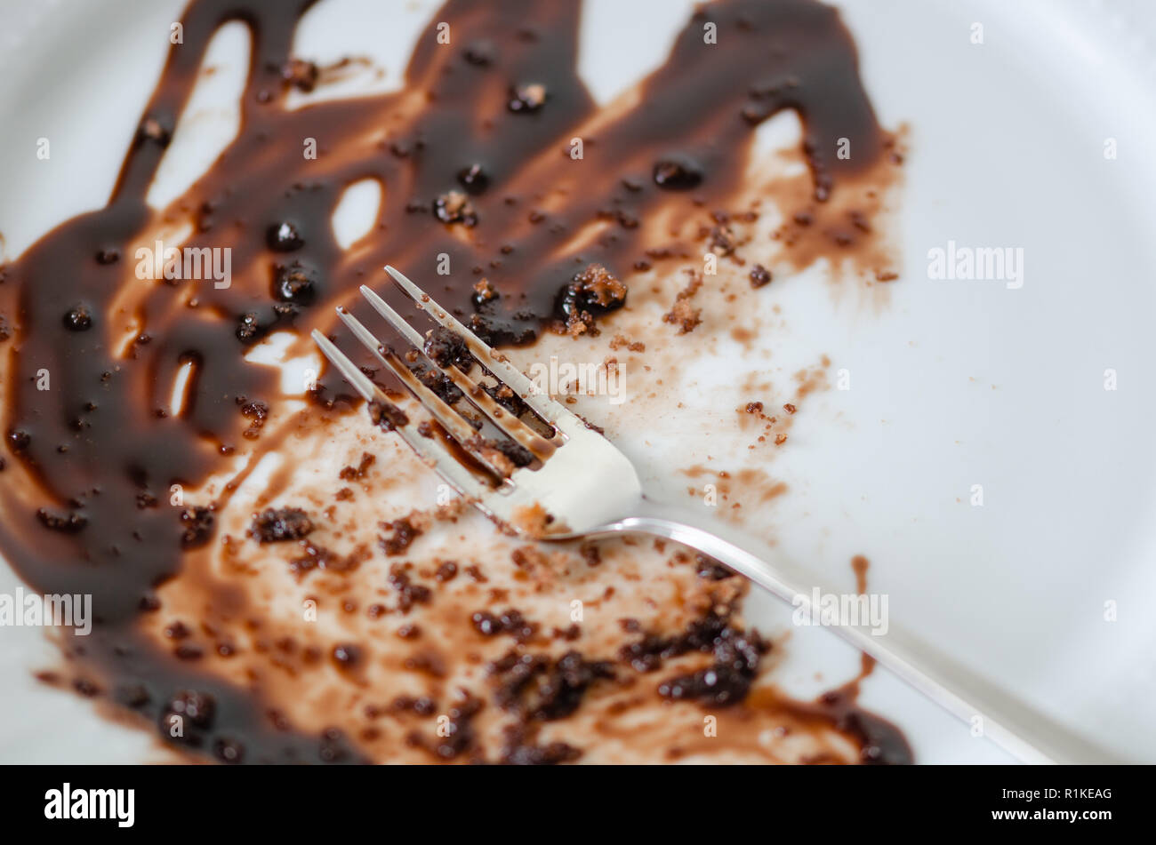 Empty plate cake crumbs hi-res stock photography and images - Alamy