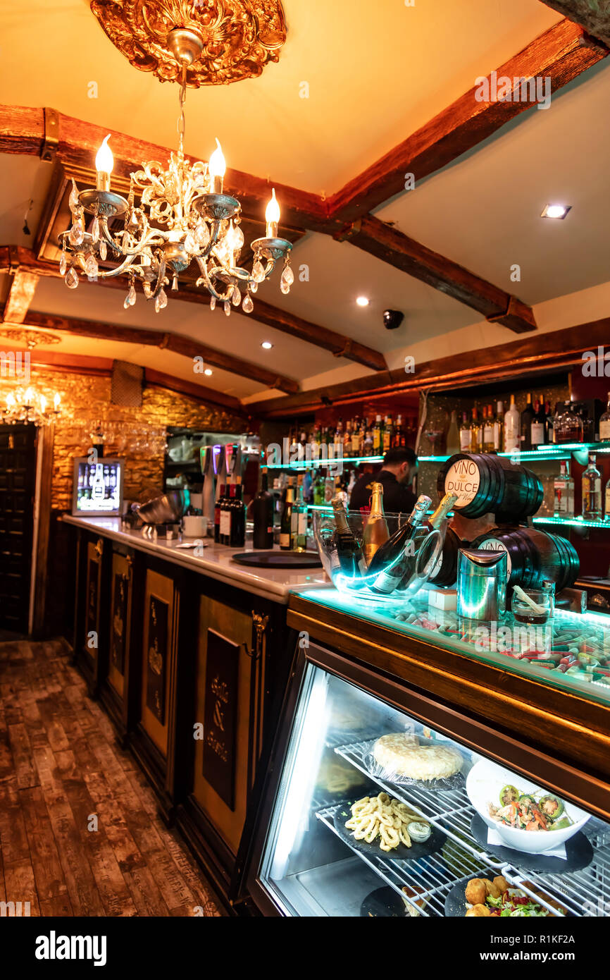 Interior of a tavern hi-res stock photography and images - Alamy