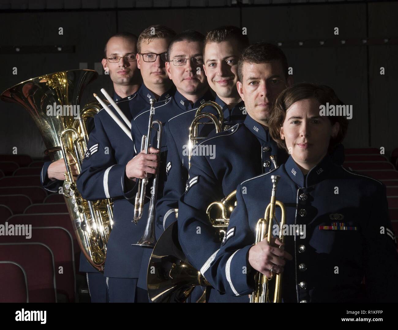 Members of the Air Force Band of Flight's Spirit of Freedom ensemble ...