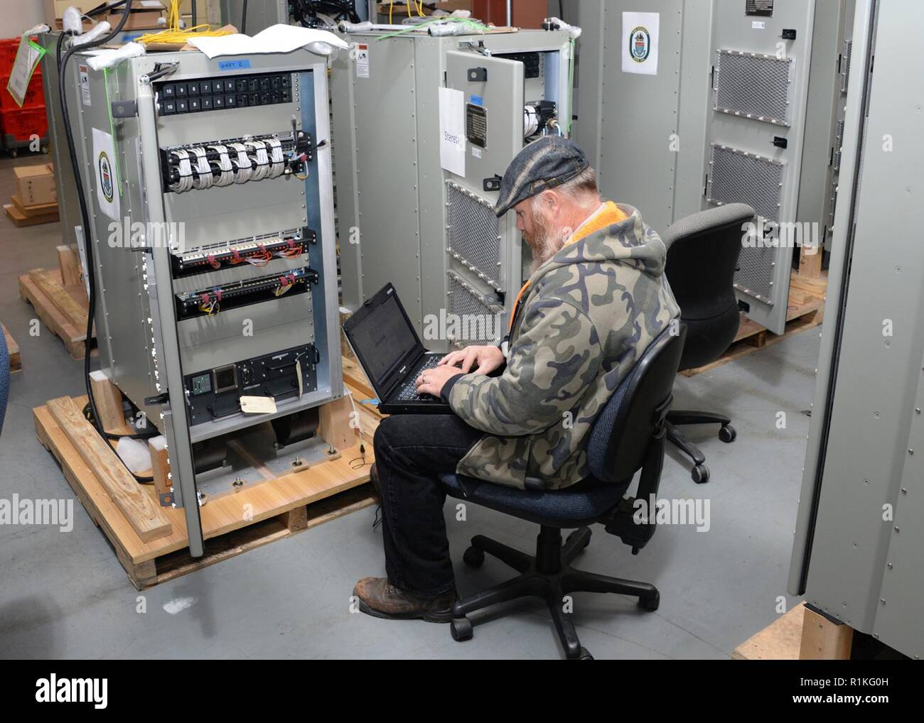 SAN DIEGO (Oct. 4, 2018) Network Engineer Jason Lees performs ...