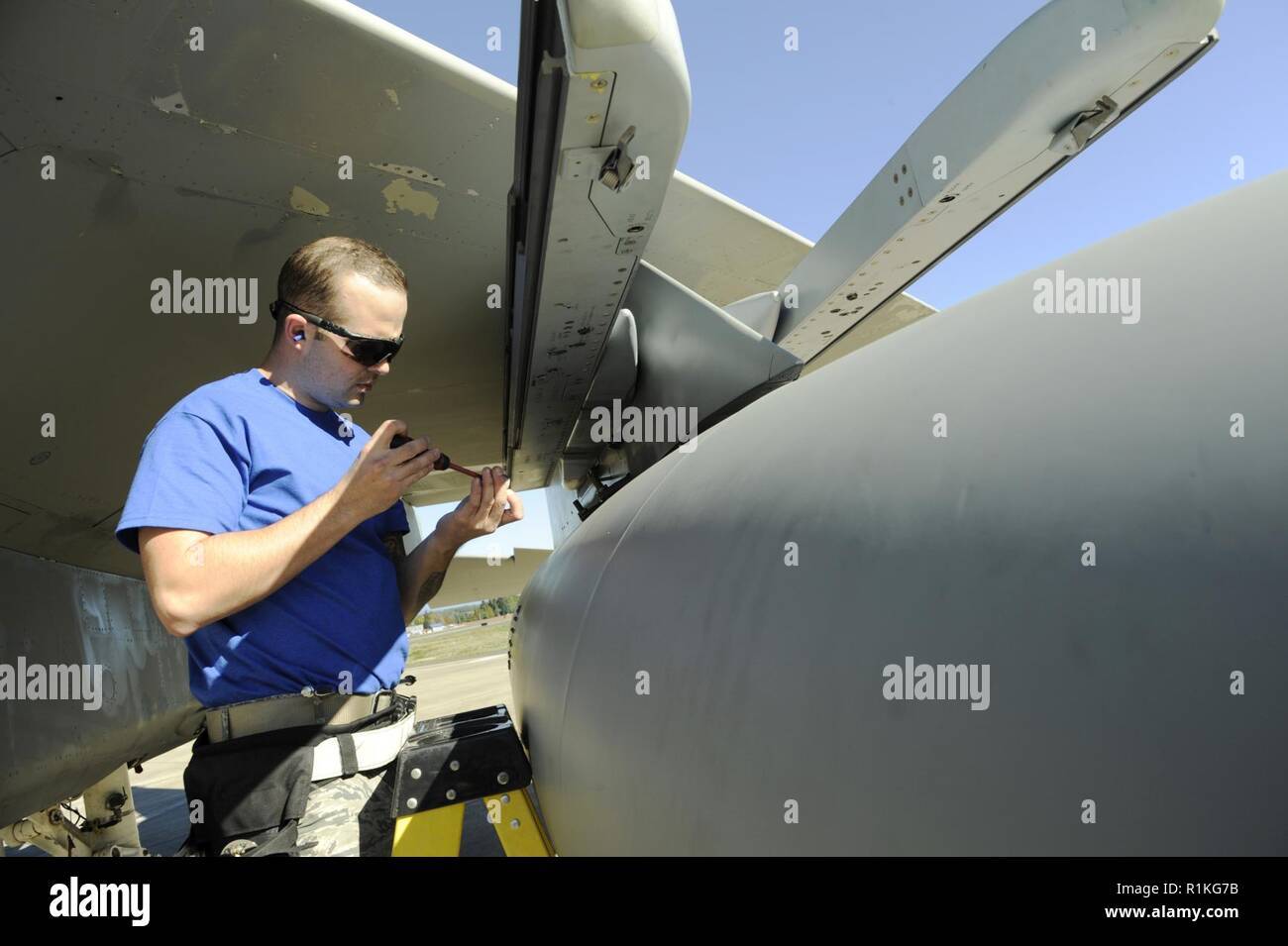 Oregon Air National Guard ‘Blue Team’ weapons loader Tech. Sgt. Justin ...