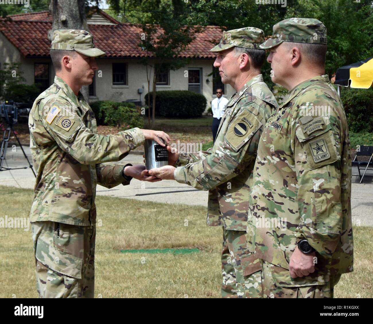 U s army forces command forscom gen robert b abrams hi-res stock ...